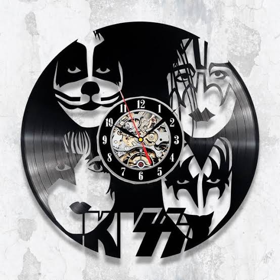 Reloj Kiss Caras 1820 – www.hechoenmadera.com